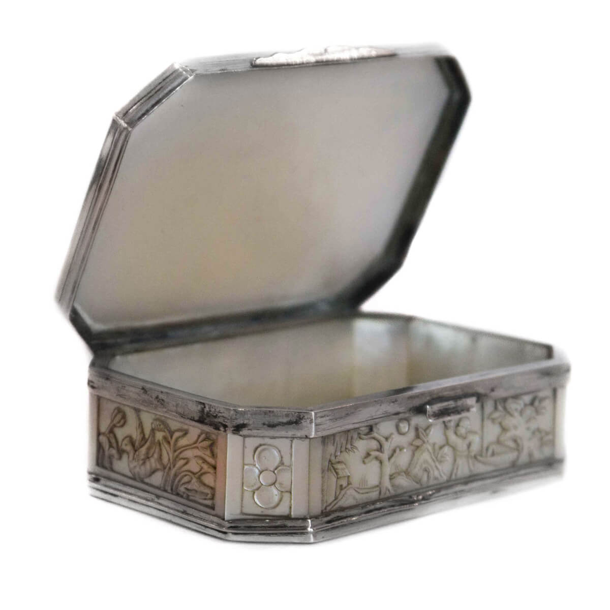 Antique Silver & M.O.P. Snuff Box Depicting Napoleon, China 1810 ...